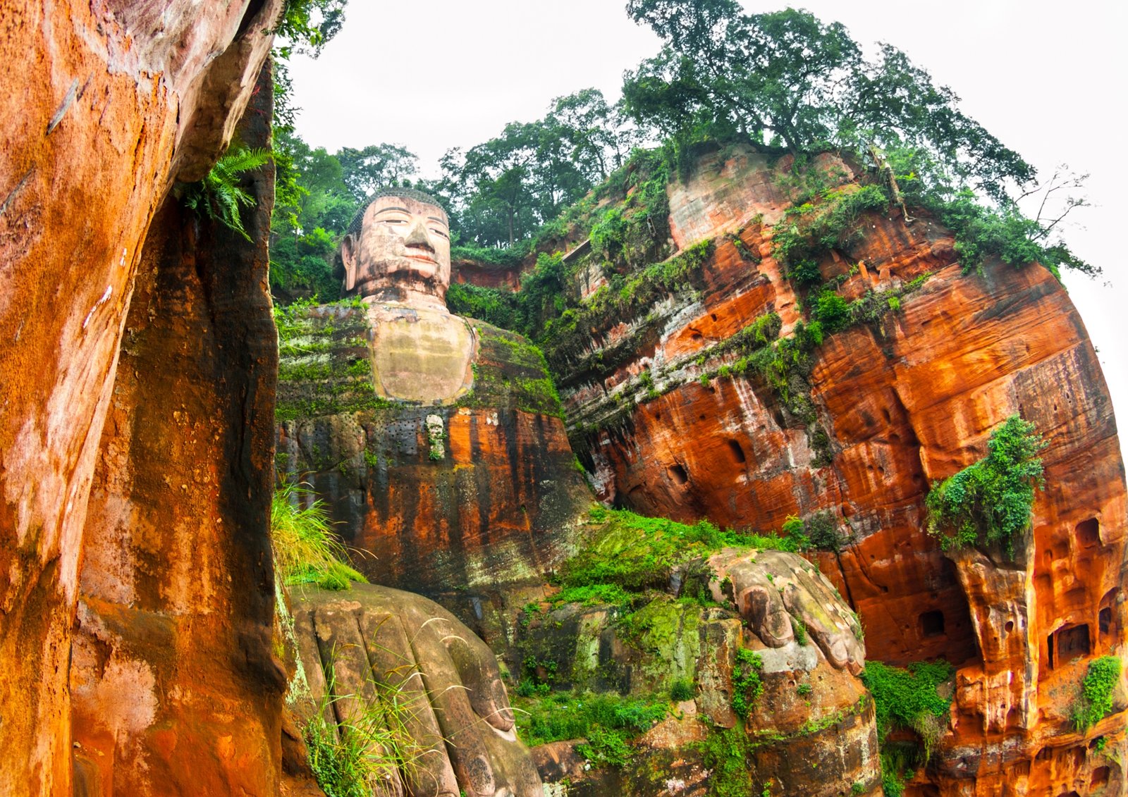 Menilik Keagungan dan Sejarah Dari Buddha Raksasa Leshan | Pengen Liburan